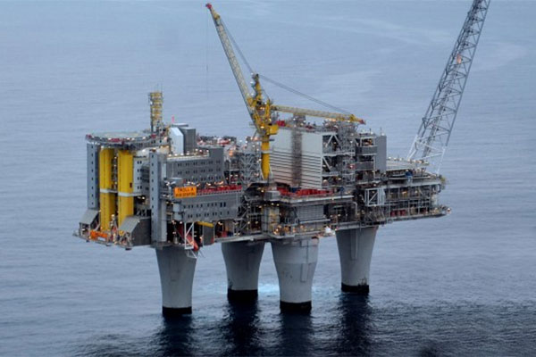 Oil & Gas News (OGN)- One dead after wave hits N Sea drilling rig